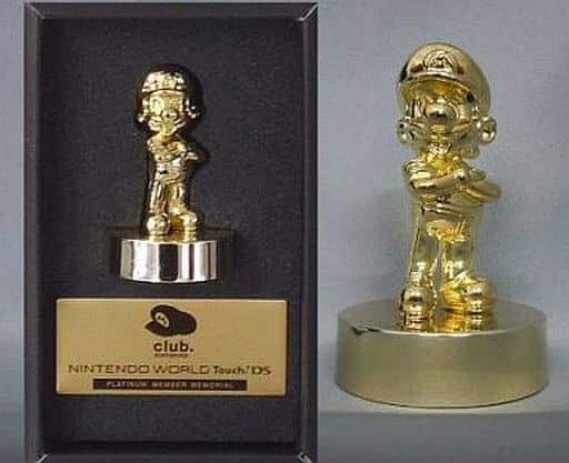 Club Nintendo Platinum member original figure "Gold Mario" (condition ...