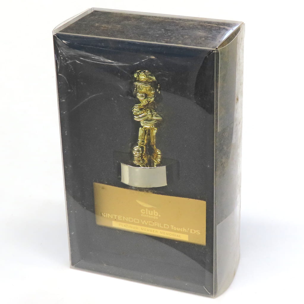 Club Nintendo Platinum member original figure "Gold Mario" (condition ...