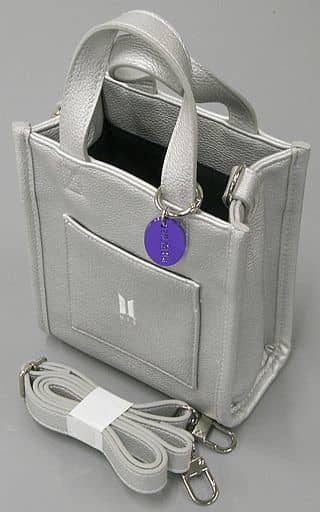 BTS mini shoulder bag "CD BTS. THE BEST" release commemorative goods ...