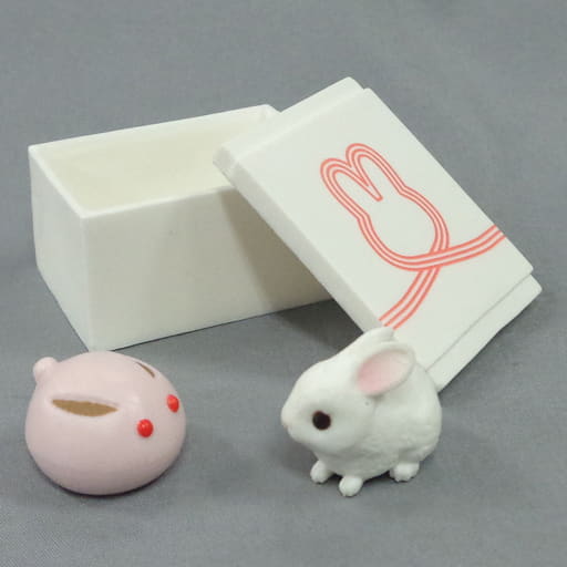 Trading figure 3. Manjuu Usagi (white) 「 Mochichiri Usagi 」 | Toy Hobby ...