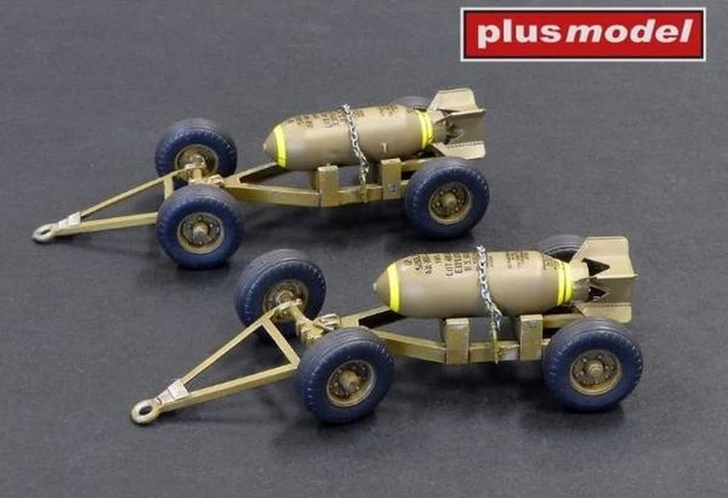 1/32 Mk2 Bomb Cart & 500 Pound Bomb (2 Sets) Detail Up Parts [PLMAL3017 ...