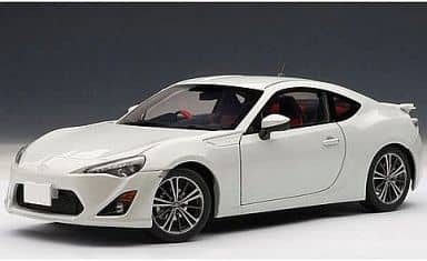 1/18 Toyota 86 gt Limited Japan / Right Handle Satin White Pearl [78773 ...