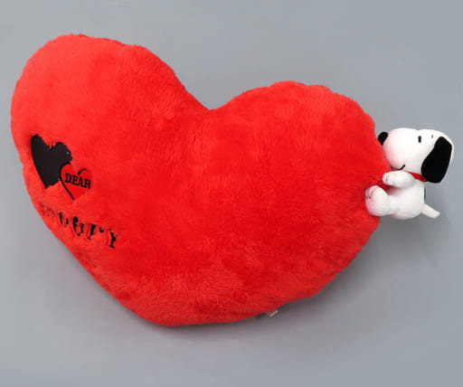 Snoopy (Red) heart shaped cushion "PEANUTS (SNOOPY)" Universal Studios ...