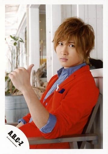 Official photo (Johnny's) / idol / A.B.C-Z A.B.C-Z / Ryosuke Hashimoto / Upper body, sitting ...