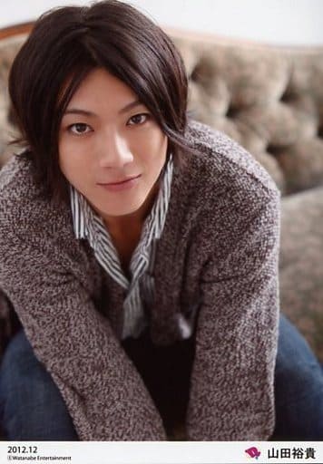 D2 / Yuki Yamada / Upper body / Costume Grey / Both Hands Down /' 2012.12' / Official Official ...