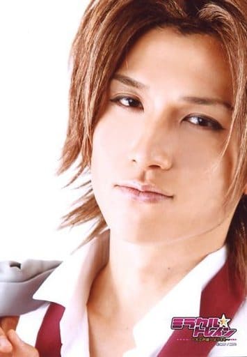 Official photo (male) / actor Daisuke Watanabe (Shinjuku Rintaro) / Face Up / Costume White ...