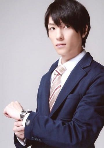 Official photo (male) / actor Hiroki Suzuki / Upper Body / Jacket Black / Shirt White / Necktie ...