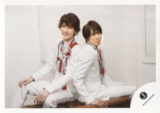 Snow Man / Tatsuya Fukazawa / Ryota Miyadate / Horizontal, Knee-Up, Sitting, Costume white and ...