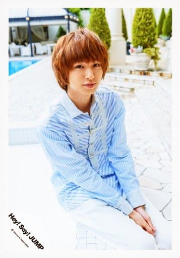 Hey! Say! JUMP / Kei Inoo / Knee-Up / Sitting / Costume Light Blue / White / Black / Right ...