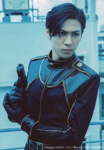 Official photo (male) / actor Yuki Izawa (Ryo Ariga) / upper body / eye point right / Character ...