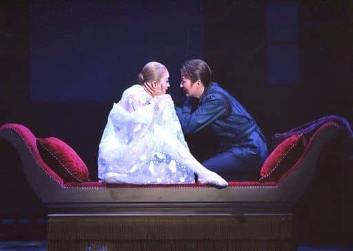 Takarazuka Revue (Tsukigumi) / Ryo Tamaki Reika Manaki / Live Photo, Horizontal, Whole body ...