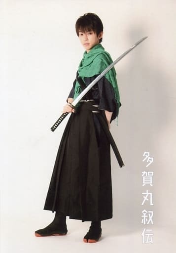 Tomo Sato Hiro / Full body / Black and green costume / Right-hand sword ...