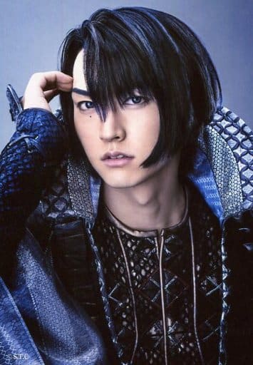 Masanari Wada (accurate portrait) / Bust Up / Costume Black / Right Head / Face Slightly Left ...