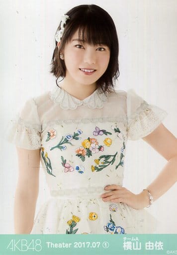 Official photo (AKB48, SKE48) / idol / AKB48 Yui Yokoyama / Upper body / AKB48 Theater Trading ...