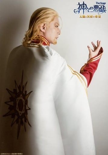 Official photo (male) / actor Kim Sun-ra (Zeus Keranows) / Knee-up ...