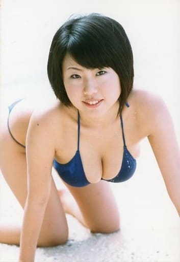 Official photo (female) / Gravure idol Rin Aoki / Kneecap / Quadrupled Crawl / Swimsuit Blue ...
