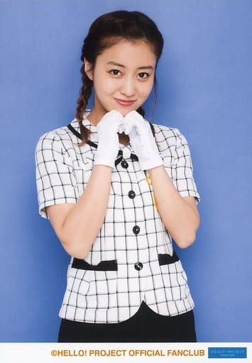 ° C-ute / Mai Hagiwara / Upper Body / Costume Black and White / Check / Both Hands Jaw ...