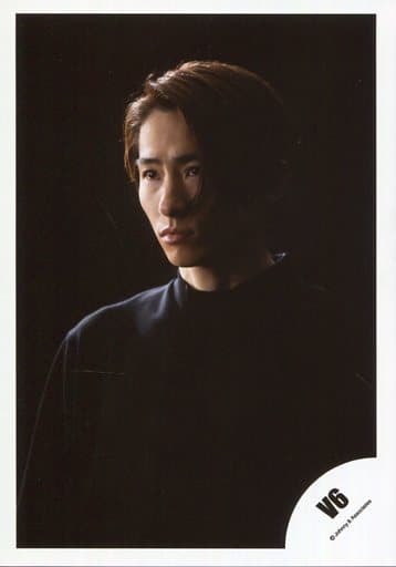 Official photo (Johnnys) / idol / V6 V6 / Ken Miyake / Bust up ・ Costume black ・ Body slightly ...