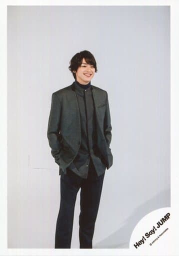 Official photo (Johnnys) / idol / Hey! Say! JUMP Hey! Say! JUMP / Yuya Takagi / Above-the-knee ...