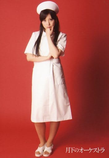 Official photo (female) / Gravure idol Eri Tokita / whole body / white costume / nurse / left ...