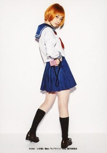 Official photo (female) / actress Miyu Suenaga (Yonesato Ichi) / Whole body, uniform, right hand ...