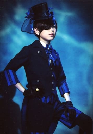 Official photo (male) / actor Reo Uchikawa (Ciel Phantomhive) / Above ...