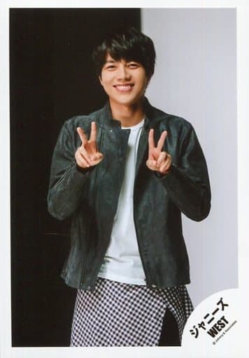 Johnny's West / Daiki Shigeoka / Above-the-knee ・ Costume Grey ・ Both Hands Piece / 18 Early ...