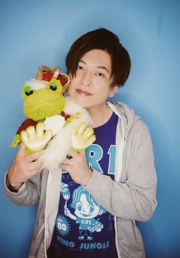 Official photo (male) / Voice actor Hikaru Midorikawa / Upper Body ...