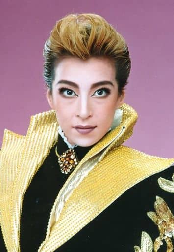 Official photo (female) / Takarazuka Revue (Hanagumi) / actress Takarazuka Revue (Hanagumi ...