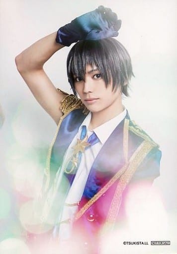 Official photo (male) / actor TAKENAKA Ryohei (Uzuki Shin) / Background Shiromidori / Character ...