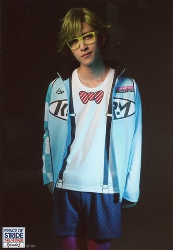 Official photo (male) / actor Reon Kurosaki (Makoto Kanno) / Background ...