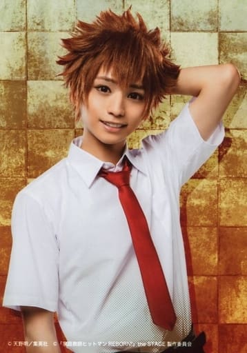 Official photo (male) / actor TAKENAKA Ryohei (Tsuna Sawada) / Upper Body / Costume White / Left ...