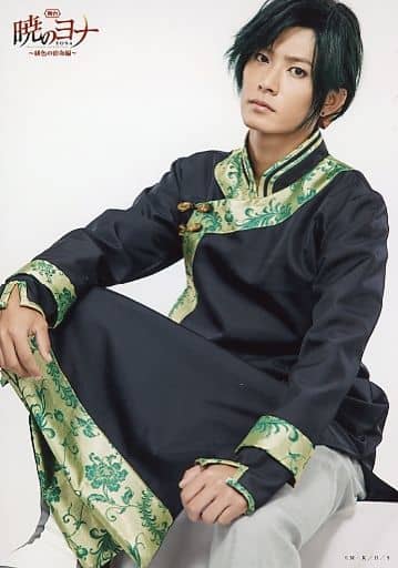 Official photo (male) / actor Shunsuke Nishikawa (Jae-ha) / Whole Body ...