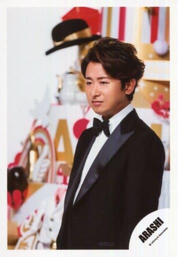 Arashi / Satoshi Ohno / Bust up / Costume black and white / Body left ...