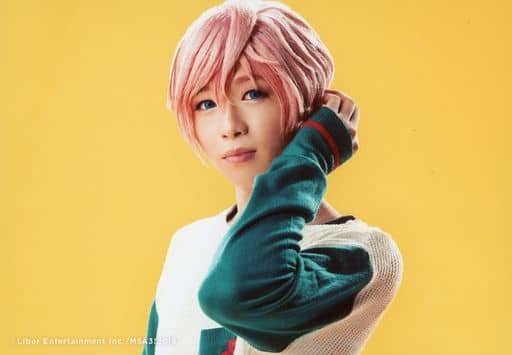 Jun Noguchi (Muku Sakisaka) / horizontal, yellow background, Character ...