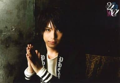 Official photo (Male) / Singer / Actor Yuya Matsushita / Horizontal, Upper body, Costume black ...