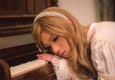 Keisuke Ueda / Horizontal Type / Bust Up / White Costume / Organ / Left ...