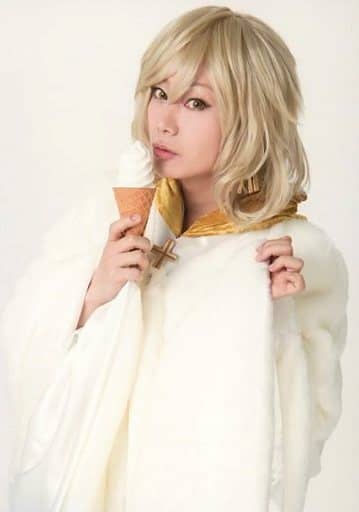 Official photo (male) / actor Kimeru (Tokugawa Yoshinobu) / Kneecap, Costume White, Right Hand ...