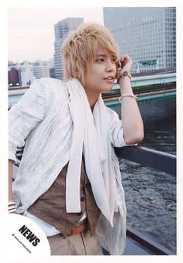 Official photo (Johnnys) / idol / NEWS NEWS / Yuya Tegoshi / Upper Body / Costume White / Stole ...