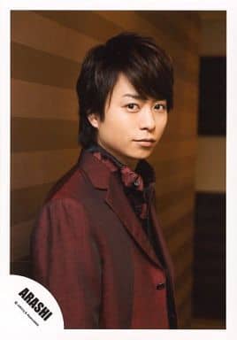Arashi / Sho Sakurai / Upper Body / Costume Akabrown / Body Facing ...
