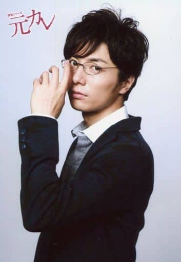 Official photo (male) / actor Takuma Wada / Upper Body / Left Body Facing / Costume Black / Grey ...