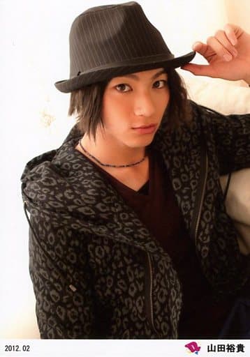 D2 / Yuki Yamada / Upper Body / Costume Black / Leopard Pattern / Cap / Left Hand Head / "2012. ...