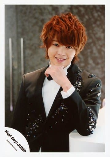 Hey! Say! JUMP / Daiki Arioka / Upper body / Jacket black / Shirt white / Bow tie / Left hand ...