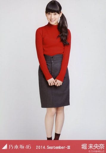 Official photo (Nogizaka46) / idol / Nogizaka46 Miona Hori / Highneck ...