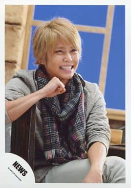 Official photo (Johnnys) / idol / NEWS NEWS / Yuya Tegoshi / Above-the-knee ・ Costume Gray ...