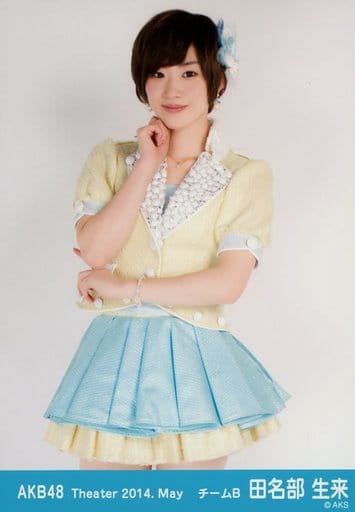 Official photo (AKB48, SKE48) / idol / AKB48 Miku Tanabe / Kneecap ...
