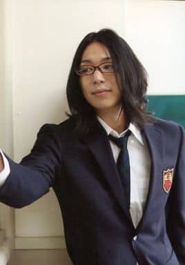 Official photo (male) / actor Ryuko Isogai / Upper Body / Clothes Dark ...