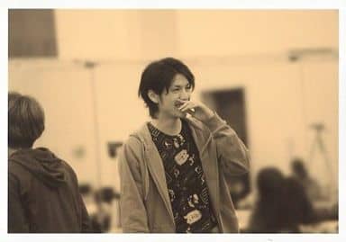 Official photo (male) / actor Tsunenori Aoki (Atobe Keigo) / Horizontal Type / Upper Body / Left ...