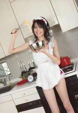 Official photo (female) / Gravure idol Ryo Shihono / Above Knee / White Aprons / Left Hand Ball ...