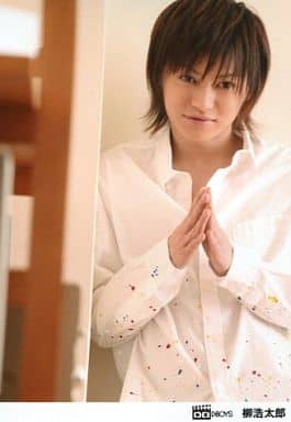 Official photo (male) / actor D-BOYS / Kotaro Yanagi / Upper Body ...